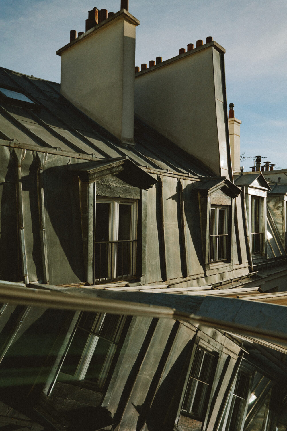 A bright and refined 20 m² attic studio apartment in Paris - Sloft Magazine