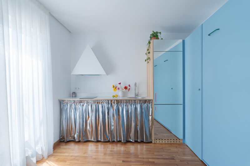 Fairy tale charm meets geometry in a 20 m² Athens apartment - Sloft ...